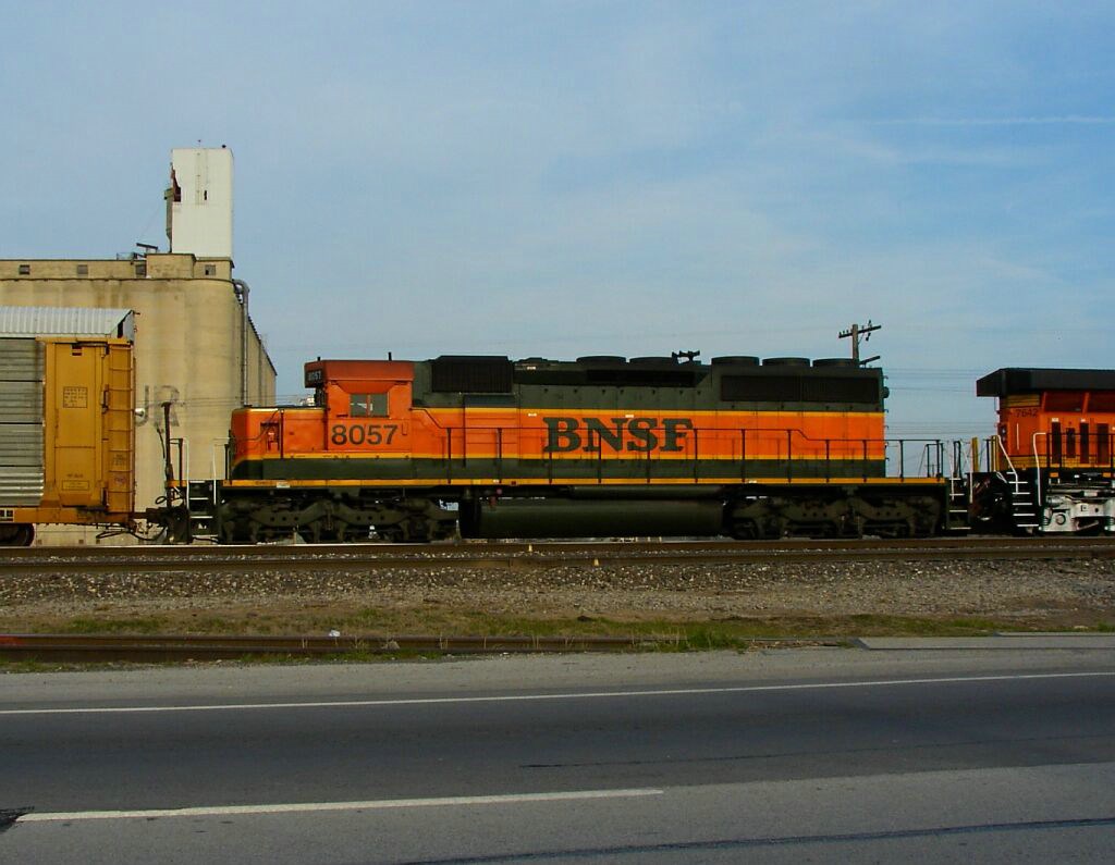BNSF 8057